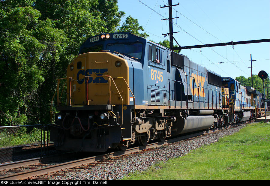 CSX 8745, 7570, 775 on Q409